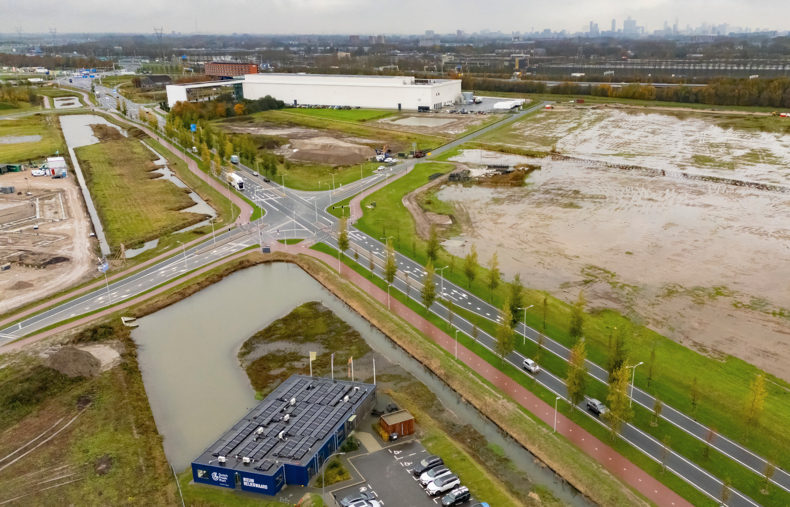 Ontwikkeling tankstation en vrachtwagenparkeerplaats Nieuw Reijerwaard ...